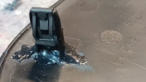 Lepljenje plastike super lepkom i soda bikarbonom